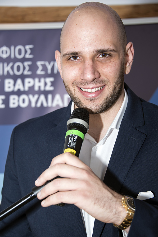 Δημήτρης Καρρας: Νέος, ωραίος και φρέσκος αέρας στο Δημοτικο Συμβουλιο ...